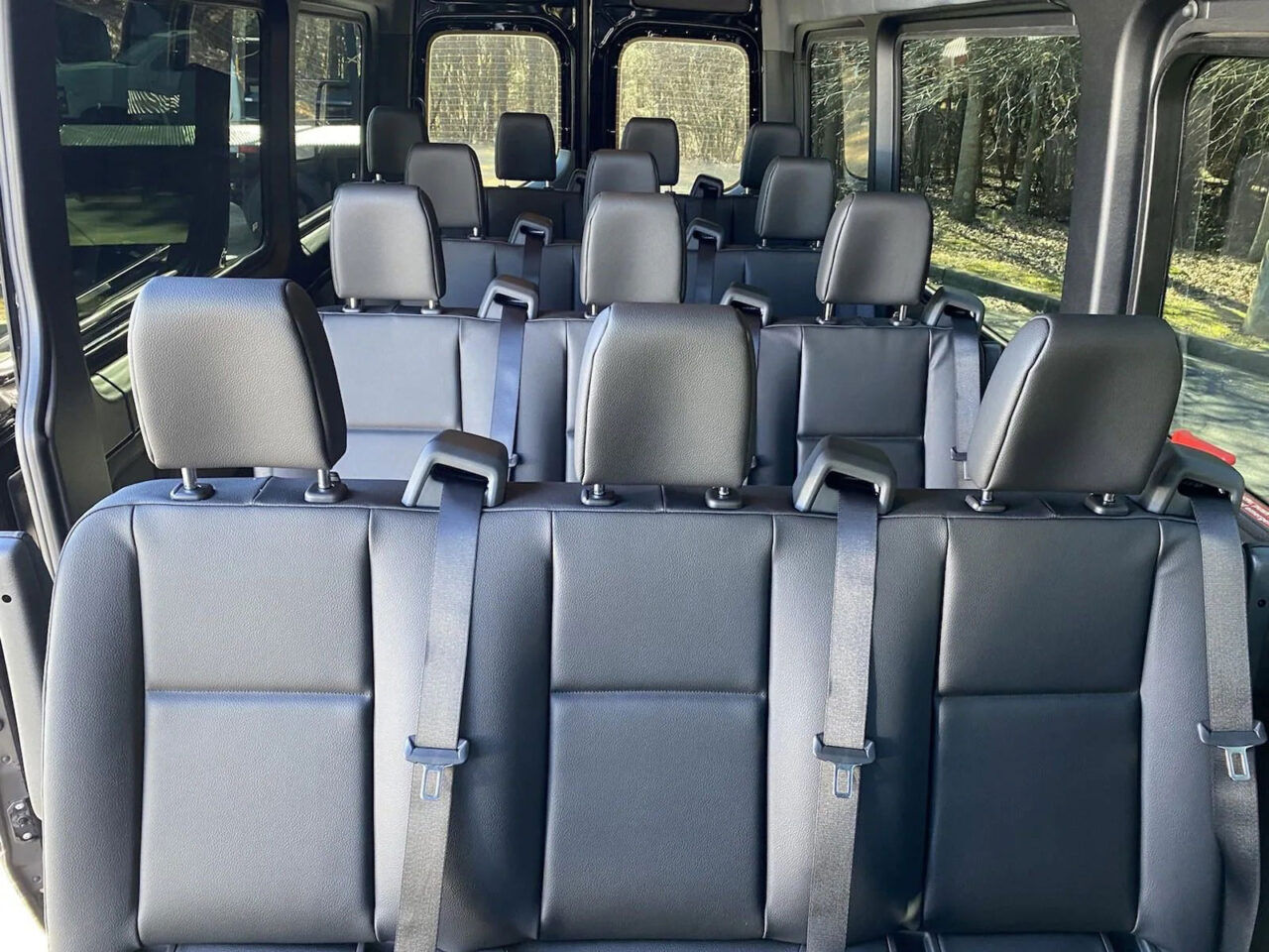 14 Passenger Mercedes Benz Sprinter Van | Limo Chicago
